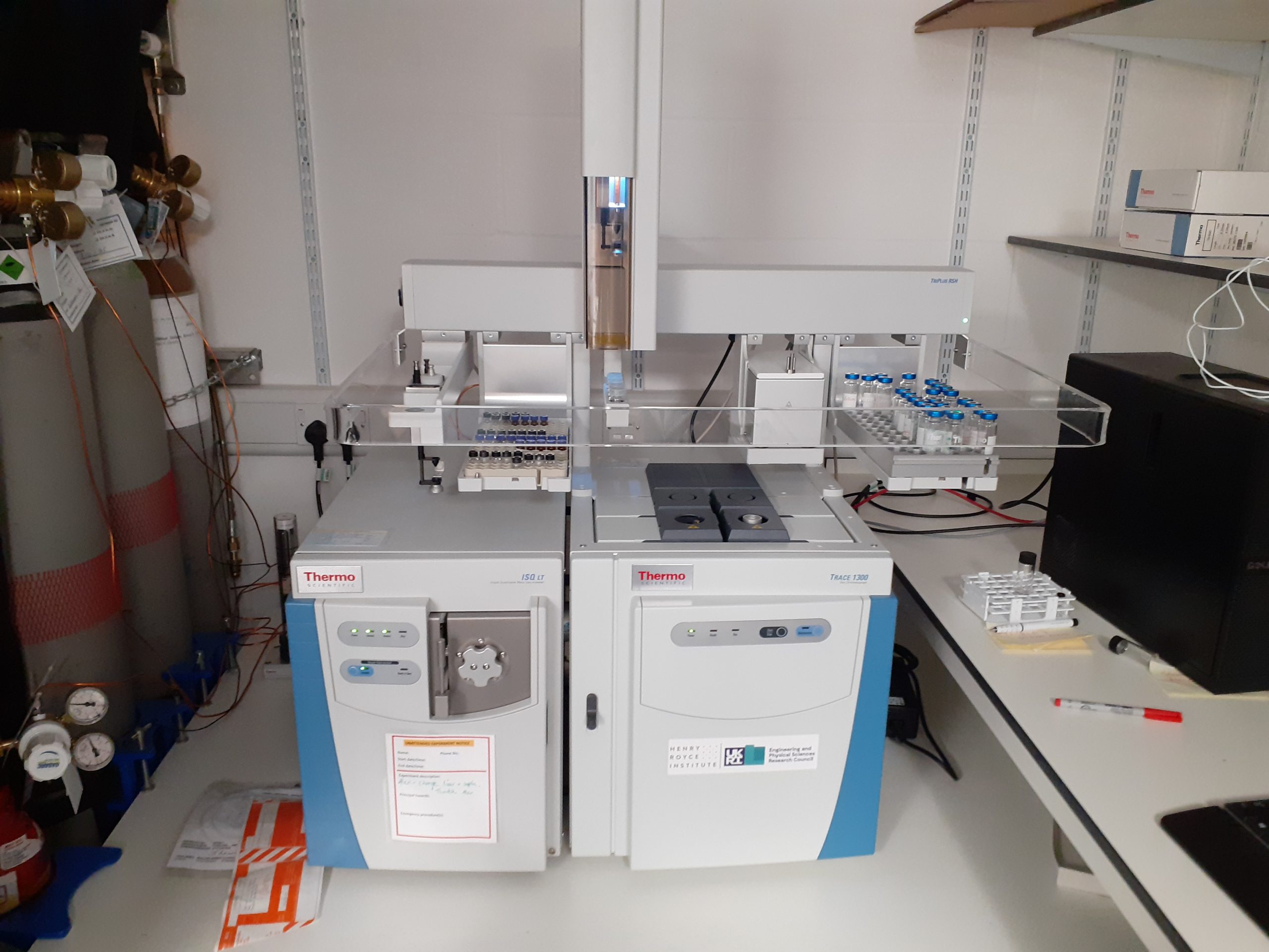 Gas Chromatography with autosampler - Henry Royce Institute